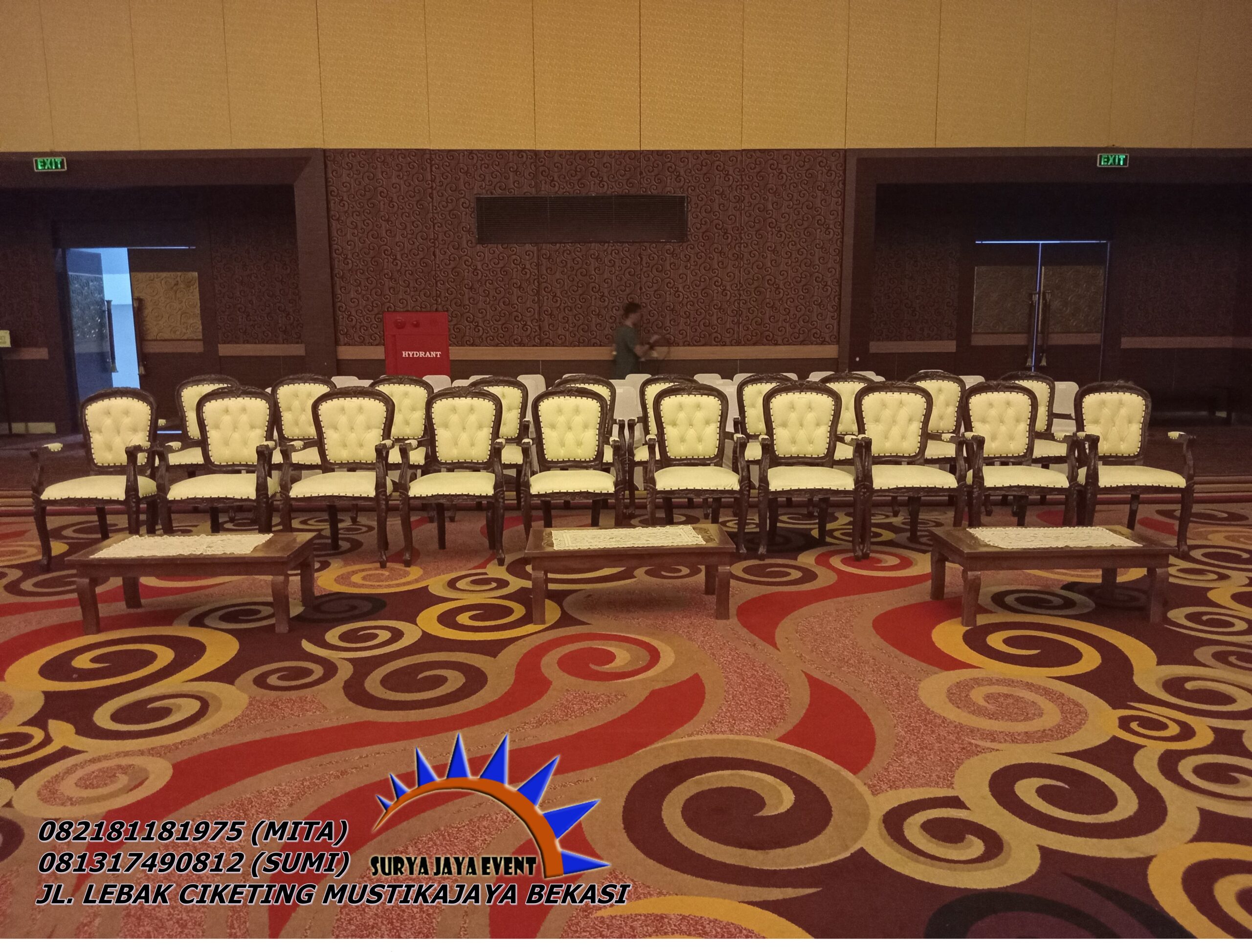 Sewa Kursi VIP Kayu Model Terbaru di Jakarta